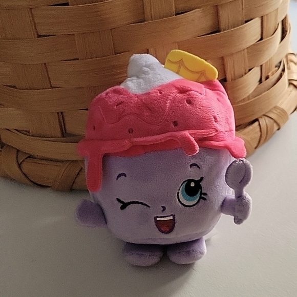 Shopkins | Toys | Shopkins Ice Cream Queen Sundae Stuffed Animal Toy ...